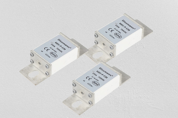 400 Amp High Voltage Ceramic Fuse ISO8820 Standard White Colour